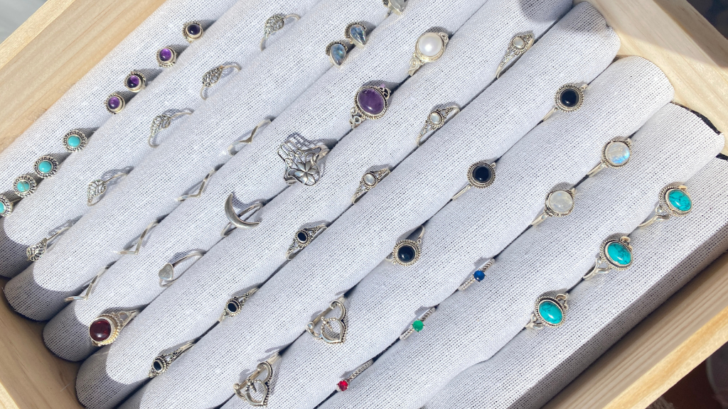 El Impacto de los Colores en las Joyas y su Significado • Muleysa